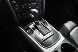Brown Audi A4 2012 in Marupe, with an engine capacity of 2.00 L and mileage of 285 thousand km for 7400 €, photo 15 on AUTOMOTO.COM.LV