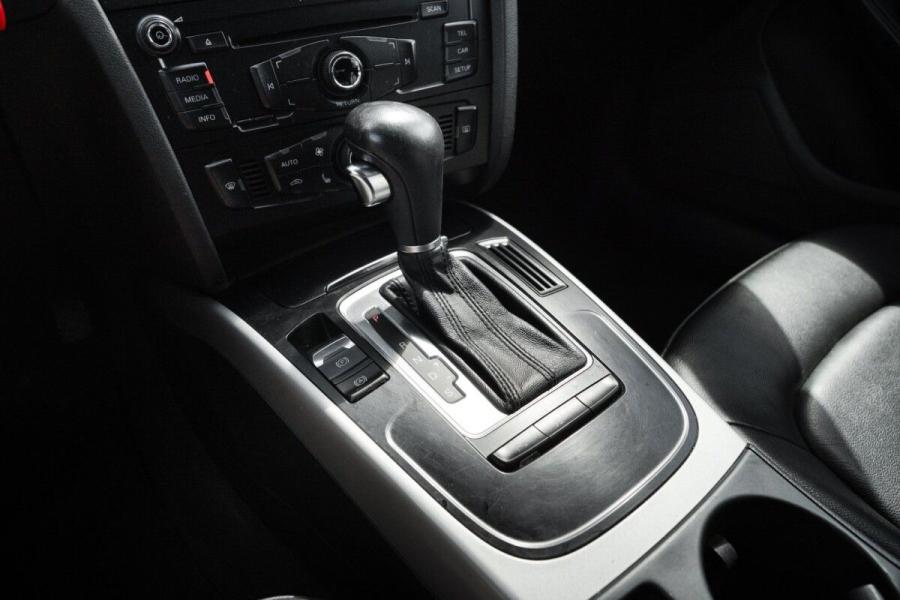 Brown Audi A4 2012 in Marupe, with an engine capacity of 2.00 L and mileage of 285 thousand km for 7400 €, photo 15 on AUTOMOTO.COM.LV