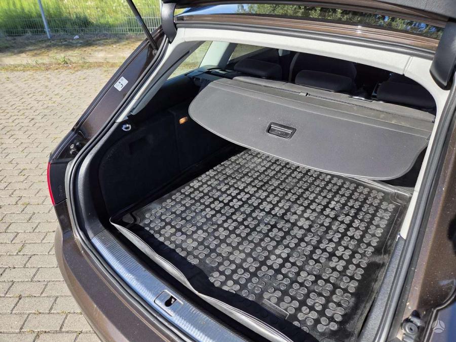 Brown Audi A4 2012 in Marijampole, with an engine capacity of 1.97 L and mileage of 260 thousand km for 5999 €, photo 13 on AUTOMOTO.COM.LV