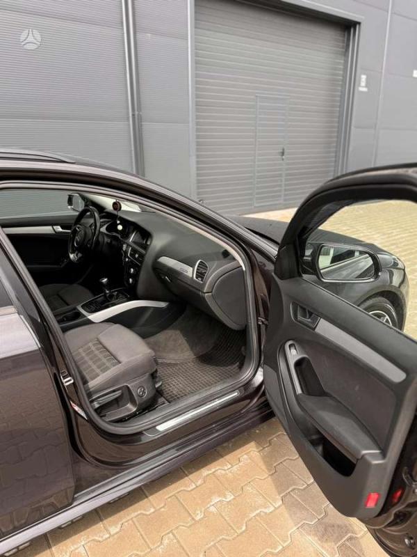 Brown Audi A4 2013 in Klaipeda, with an engine capacity of 2.00 L and mileage of 273 thousand km for 8700 €, photo 7 on AUTOMOTO.COM.LV