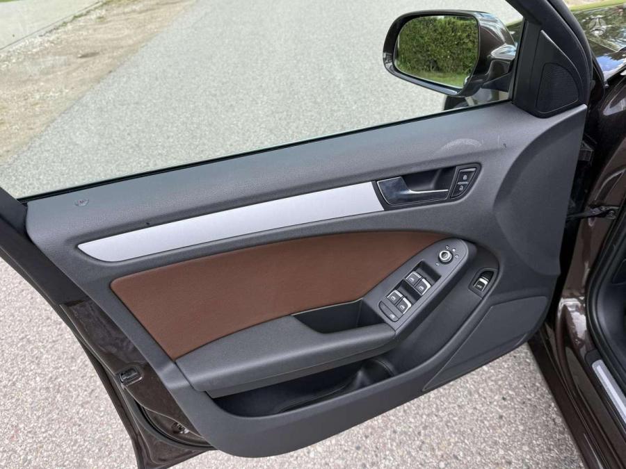 Brown Audi A4 2015 in Utena, with an engine capacity of 1.97 L and mileage of 181 thousand km for 8200 €, photo 22 on AUTOMOTO.COM.LV
