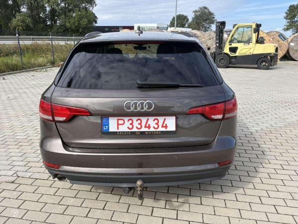 Audi A4 2016 in Klaipeda on AUTOMOTO.COM.LV Brown Audi A4 2016 in Klaipeda, with an engine capacity of 1.97 L and mileage of 173 thousand km for 12700 €, photo 5 on AUTOMOTO.COM.LV