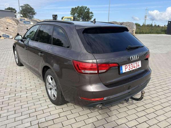Audi A4 2016 in Klaipeda on AUTOMOTO.COM.LV Brown Audi A4 2016 in Klaipeda, with an engine capacity of 1.97 L and mileage of 173 thousand km for 12700 €, photo 7 on AUTOMOTO.COM.LV