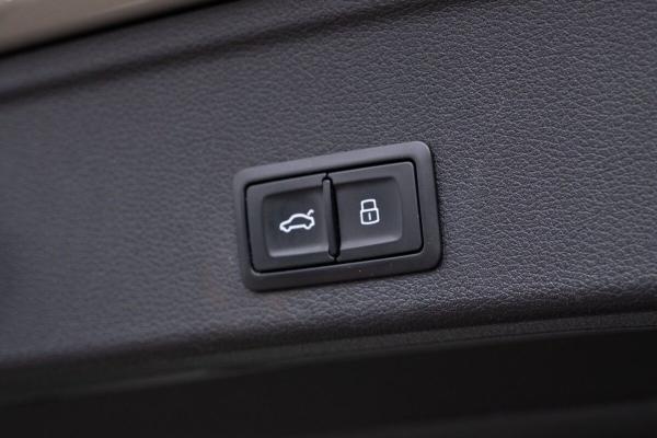 Brūns Audi A4 2016 Rīga, ar dzinēja tilpumu 2.00 L un nobraukumu 288 tūkst. km par 11950 €, foto 10 vietnē AUTOMOTO.COM.LV
