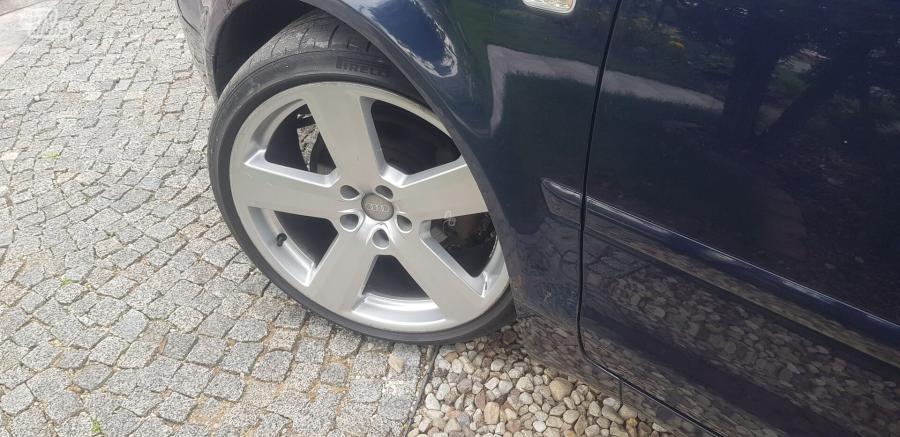 Audi A4 2004 Panevēža, ar dzinēja tilpumu 2.50 L un nobraukumu 266 tūkst. km par 2700 €, foto 24 vietnē AUTOMOTO.COM.LV