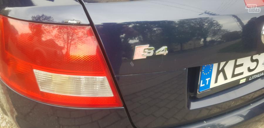 Audi A4 2004 Panevēža, ar dzinēja tilpumu 2.50 L un nobraukumu 266 tūkst. km par 2700 €, foto 27 vietnē AUTOMOTO.COM.LV