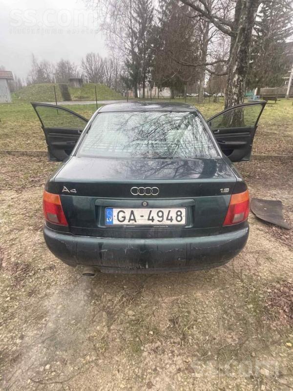Green Audi A4 1996 in Cesis, with an engine capacity of 1.80 L and mileage of 349 thousand km for 550 €, photo 5 on AUTOMOTO.COM.LV