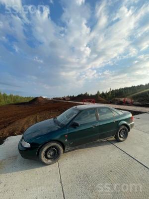 Green Audi A4 1995 in Riga, with an engine capacity of 1.60 L and mileage of 428 thousand km for 1000 €, photo  on AUTOMOTO.COM.LV