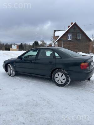 Zaļš Audi A4 1995 Gulbene, ar dzinēja tilpumu 1.80 L un nobraukumu 380 tūkst. km par 500 €, foto 2 vietnē AUTOMOTO.COM.LV