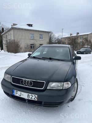 Zaļš Audi A4 1995 Gulbene, ar dzinēja tilpumu 1.80 L un nobraukumu 380 tūkst. km par 500 €, foto 4 vietnē AUTOMOTO.COM.LV