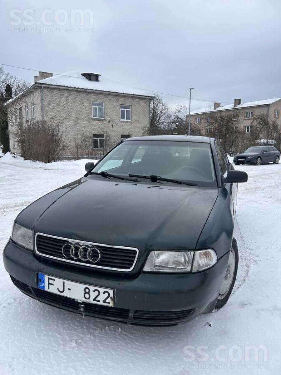 Zaļš Audi A4 1995 Gulbene, ar dzinēja tilpumu 1.80 L un nobraukumu 380 tūkst. km par 500 €, foto 4 vietnē AUTOMOTO.COM.LV