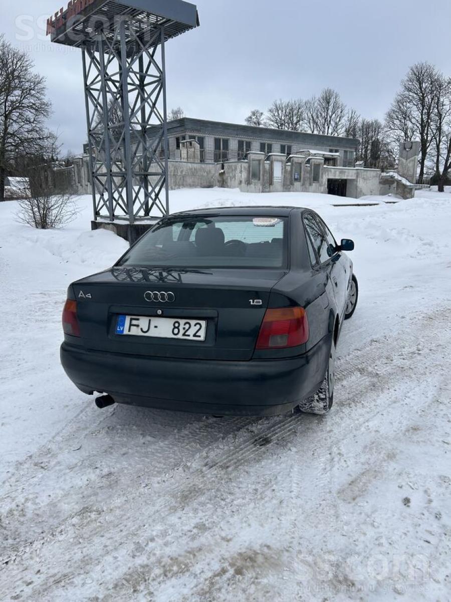 Zaļš Audi A4 1995 Gulbene, ar dzinēja tilpumu 1.80 L un nobraukumu 380 tūkst. km par 500 €, foto 5 vietnē AUTOMOTO.COM.LV
