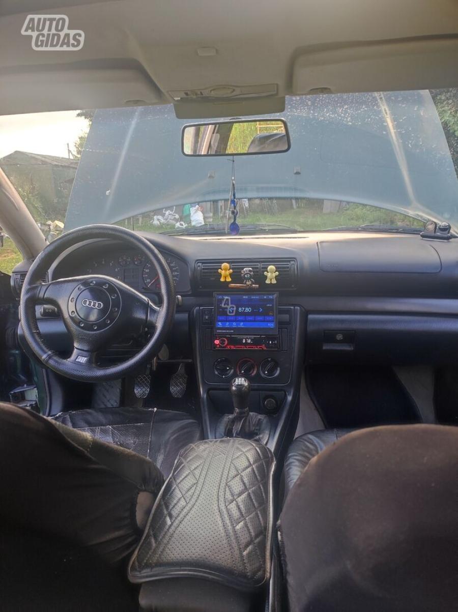 Zaļš Audi A4 1995 Viļņa, ar dzinēja tilpumu 1.80 L un nobraukumu 404 tūkst. km par 1200 €, foto 8 vietnē AUTOMOTO.COM.LV