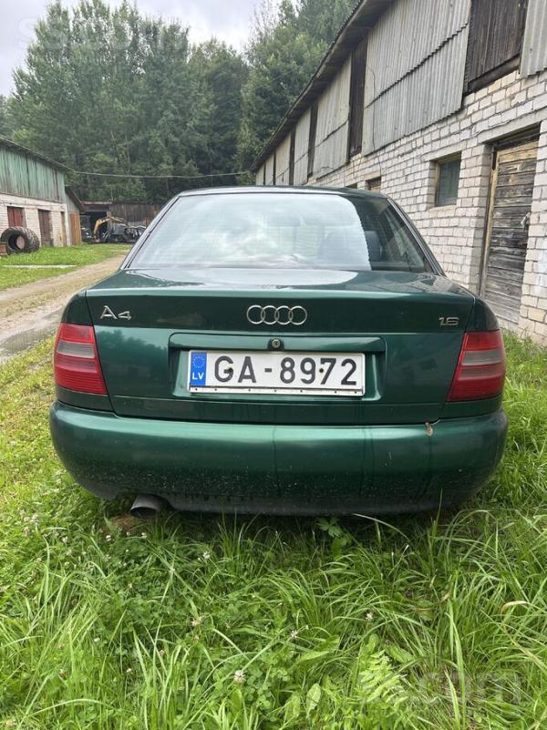 Zaļš Audi A4 1995 Ludza, ar dzinēja tilpumu 1.60 L un nobraukumu 400 tūkst. km par 350 €, foto 3 vietnē AUTOMOTO.COM.LV