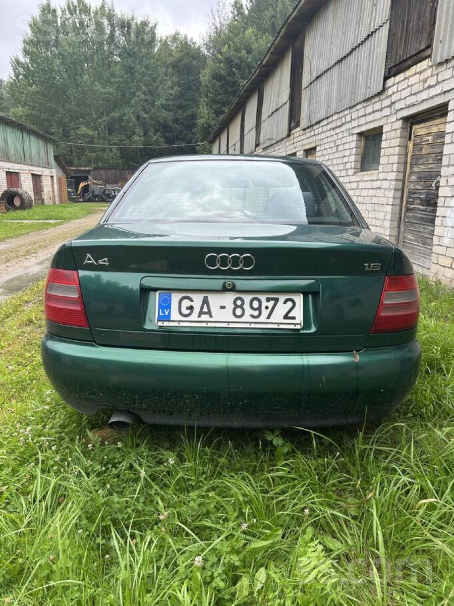 Zaļš Audi A4 1995 Ludza, ar dzinēja tilpumu 1.60 L un nobraukumu 400 tūkst. km par 350 €, foto 4 vietnē AUTOMOTO.COM.LV