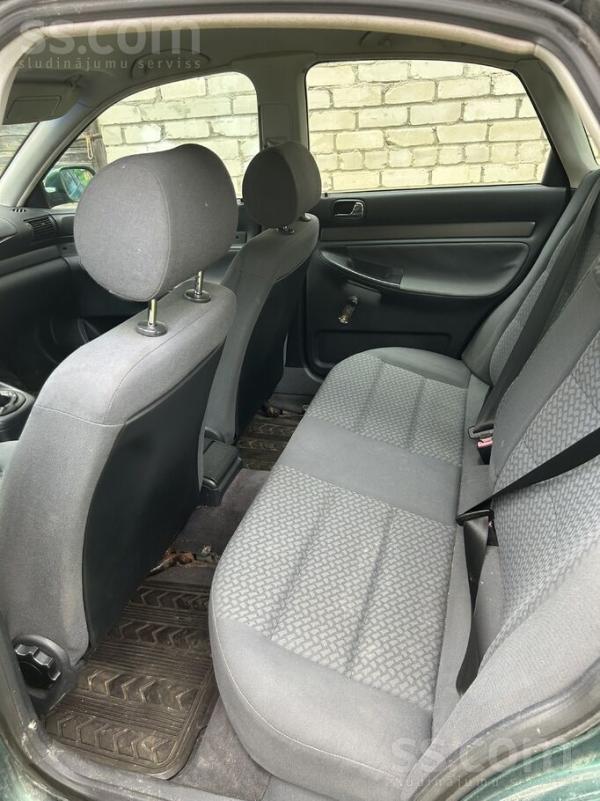Zaļš Audi A4 1995 Ludza, ar dzinēja tilpumu 1.60 L un nobraukumu 400 tūkst. km par 350 €, foto 8 vietnē AUTOMOTO.COM.LV