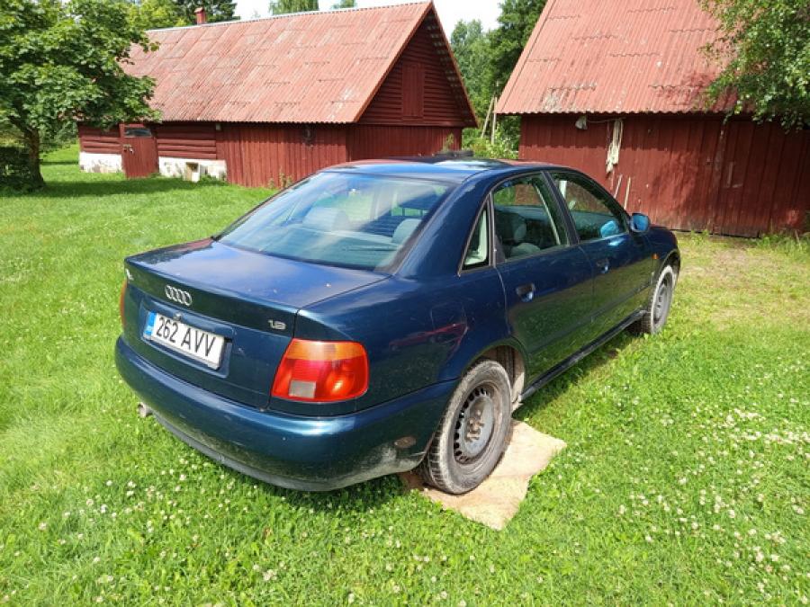 Green Audi A4 1995 in Tallinn, with an engine capacity of 0.00 L and mileage of 279 thousand km for 950 €, photo 1 on AUTOMOTO.COM.LV