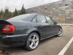 Green Audi A4 1995 in Kaunas, with an engine capacity of 1.80 L and mileage of 280 thousand km for 1700 €, photo 6 on AUTOMOTO.COM.LV