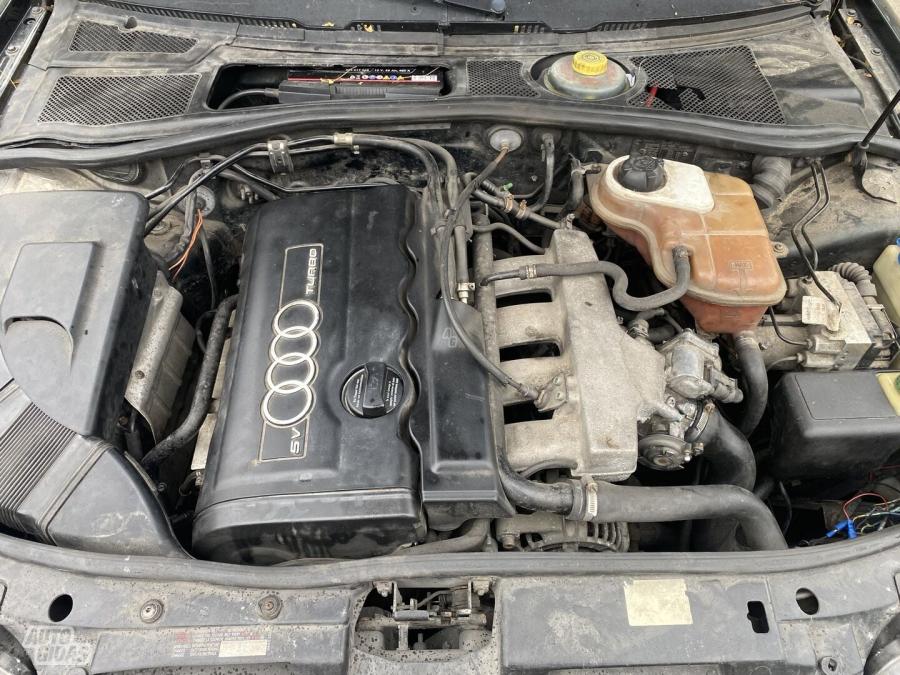 Green Audi A4 1995 in Kaunas, with an engine capacity of 1.80 L and mileage of 280 thousand km for 1700 €, photo 10 on AUTOMOTO.COM.LV