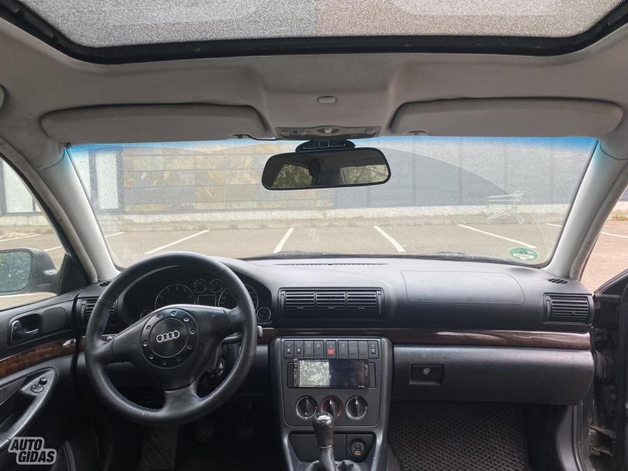 Green Audi A4 1995 in Kaunas, with an engine capacity of 1.80 L and mileage of 280 thousand km for 1700 €, photo 12 on AUTOMOTO.COM.LV