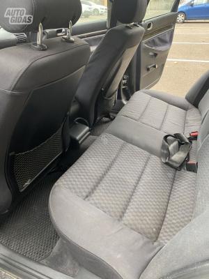 Green Audi A4 1995 in Kaunas, with an engine capacity of 1.80 L and mileage of 280 thousand km for 1700 €, photo 17 on AUTOMOTO.COM.LV