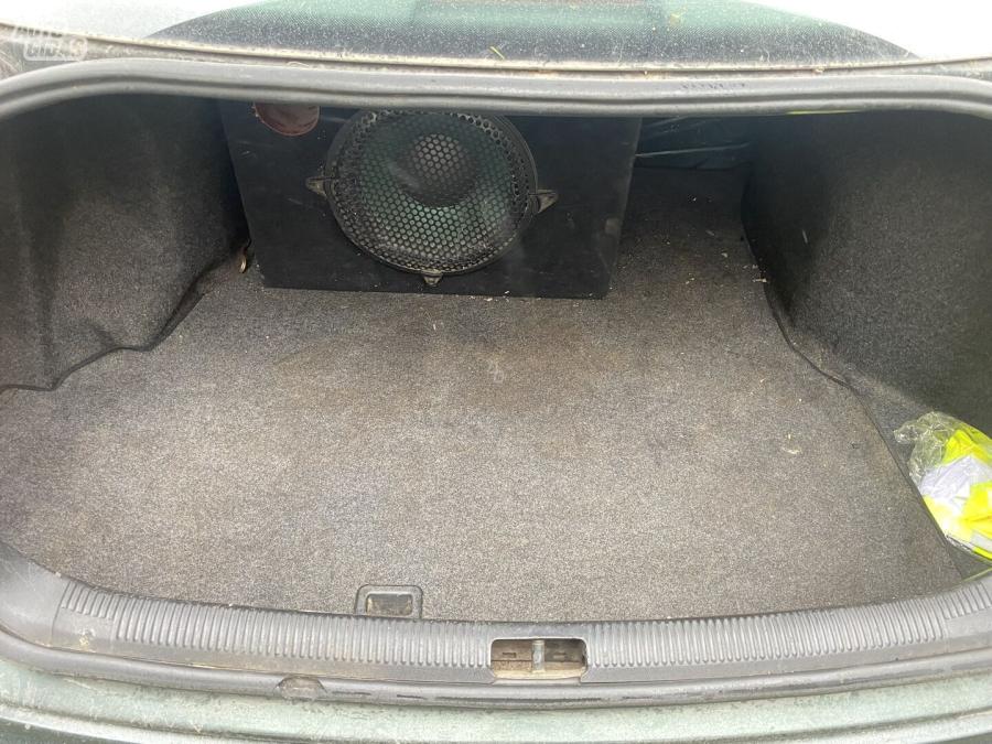 Green Audi A4 1995 in Kaunas, with an engine capacity of 1.80 L and mileage of 280 thousand km for 1700 €, photo 22 on AUTOMOTO.COM.LV