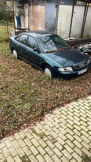 Zaļš Audi A4 1996 Rīga, ar dzinēja tilpumu 1.60 L un nobraukumu 175 tūkst. km par 800 €, foto  vietnē AUTOMOTO.COM.LV