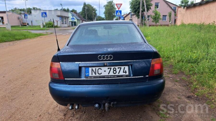Green Audi A4 1996 in Daugavpils, with an engine capacity of 1.90 L and mileage of 360 thousand km for 930 €, photo 7 on AUTOMOTO.COM.LV