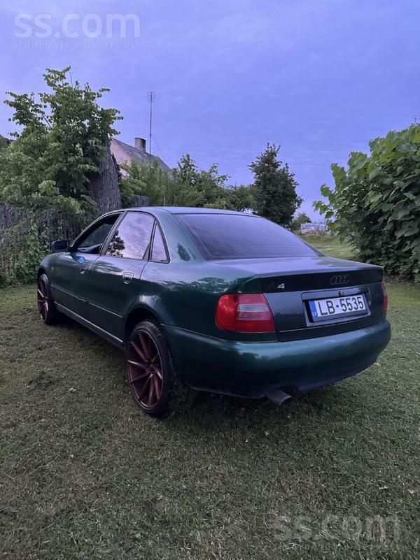 Green Audi A4 1997 in Bauska, with an engine capacity of 1.80 L and mileage of 369 thousand km for 1000 €, photo 3 on AUTOMOTO.COM.LV