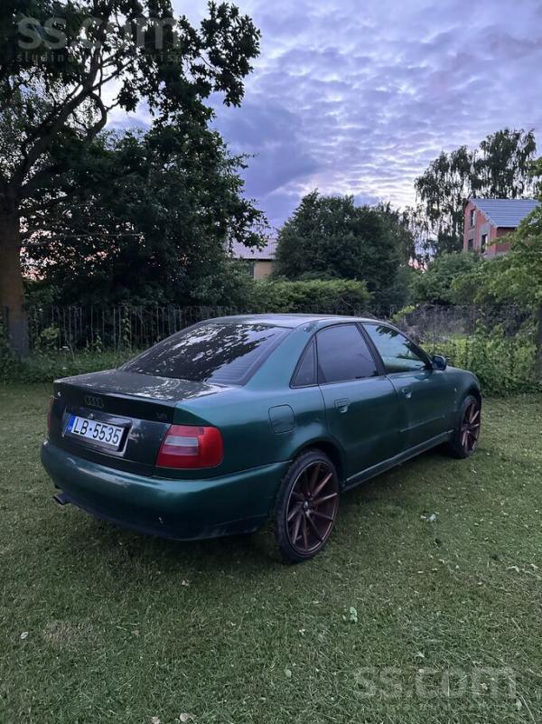 Green Audi A4 1997 in Bauska, with an engine capacity of 1.80 L and mileage of 369 thousand km for 1000 €, photo 4 on AUTOMOTO.COM.LV