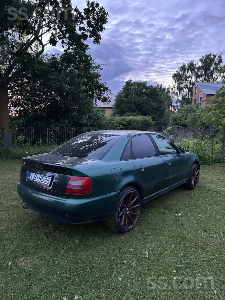 Green Audi A4 1997 in Bauska, with an engine capacity of 1.80 L and mileage of 369 thousand km for 1000 €, photo 5 on AUTOMOTO.COM.LV