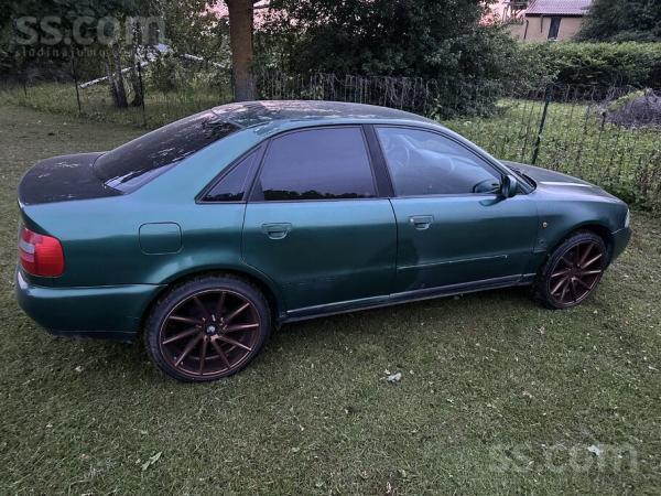Green Audi A4 1997 in Bauska, with an engine capacity of 1.80 L and mileage of 369 thousand km for 1000 €, photo 5 on AUTOMOTO.COM.LV