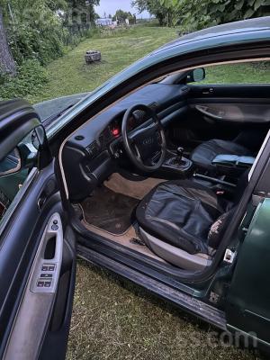 Green Audi A4 1997 in Bauska, with an engine capacity of 1.80 L and mileage of 369 thousand km for 1000 €, photo 8 on AUTOMOTO.COM.LV