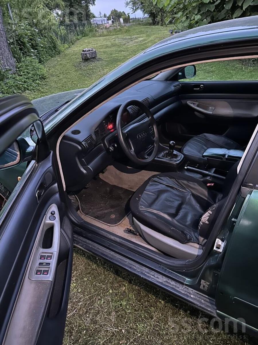 Green Audi A4 1997 in Bauska, with an engine capacity of 1.80 L and mileage of 369 thousand km for 1000 €, photo 8 on AUTOMOTO.COM.LV