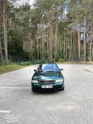 Zaļš Audi A4 1997 Viļņa, ar dzinēja tilpumu 1.60 L un nobraukumu 200 tūkst. km par 870 €, foto 4 vietnē AUTOMOTO.COM.LV