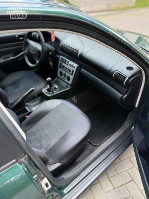 Zaļš Audi A4 1997 Viļņa, ar dzinēja tilpumu 1.60 L un nobraukumu 200 tūkst. km par 870 €, foto 12 vietnē AUTOMOTO.COM.LV