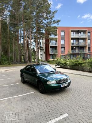 Zaļš Audi A4 1997 Viļņa, ar dzinēja tilpumu 1.60 L un nobraukumu 200 tūkst. km par 870 €, foto 3 vietnē AUTOMOTO.COM.LV