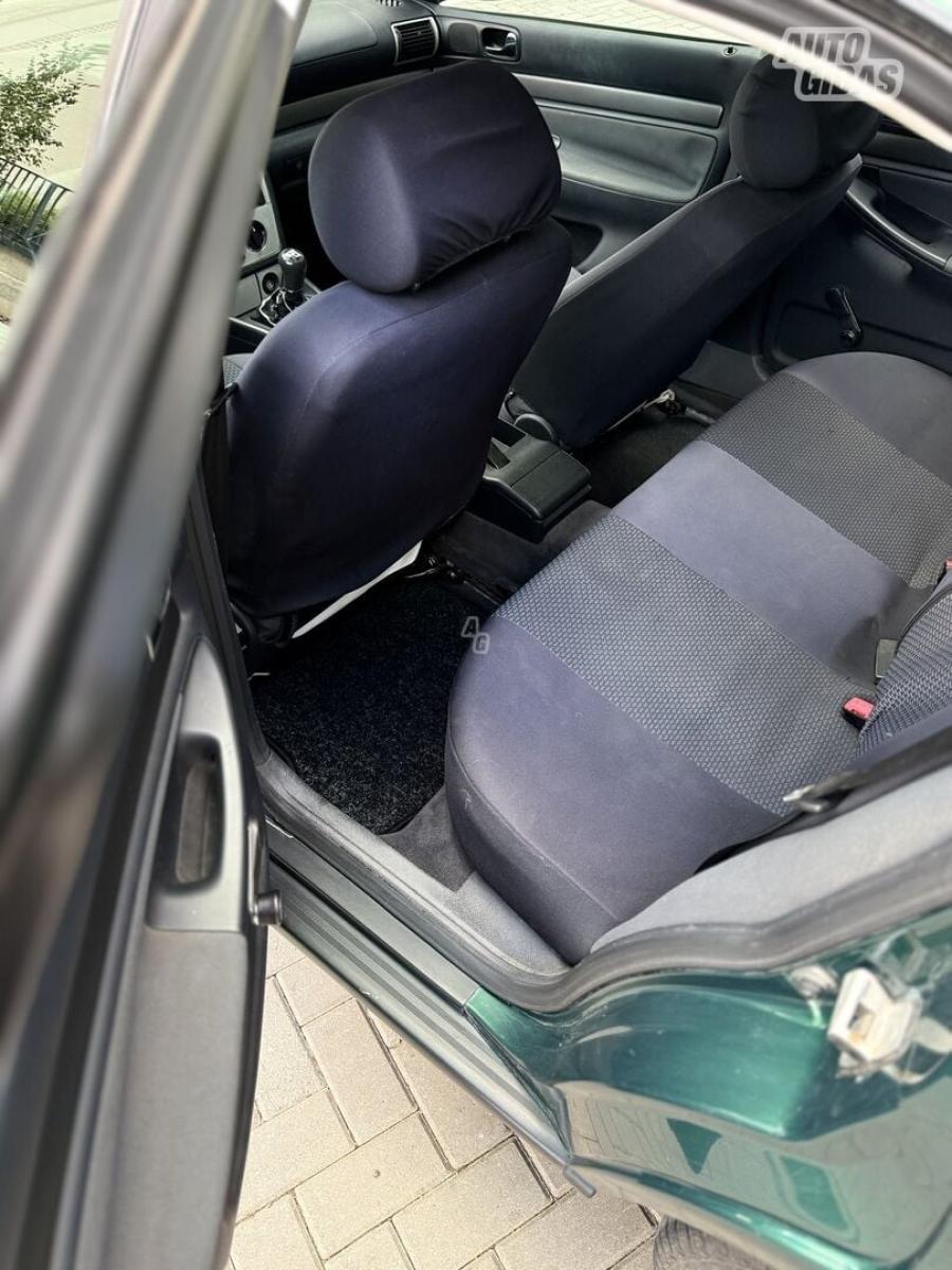 Zaļš Audi A4 1997 Viļņa, ar dzinēja tilpumu 1.60 L un nobraukumu 200 tūkst. km par 870 €, foto 14 vietnē AUTOMOTO.COM.LV