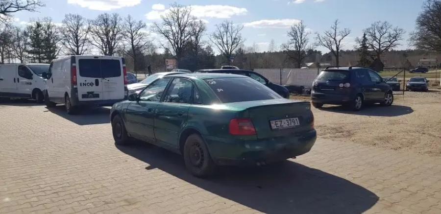 Green Audi A4 1997 in Valmiera, with an engine capacity of 1.90 L and mileage of 355 thousand km for 750 €, photo 6 on AUTOMOTO.COM.LV