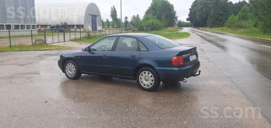 Green Audi A4 1997 in Riga, with an engine capacity of 1.90 L and mileage of 443 thousand km for 1100 €, photo 5 on AUTOMOTO.COM.LV