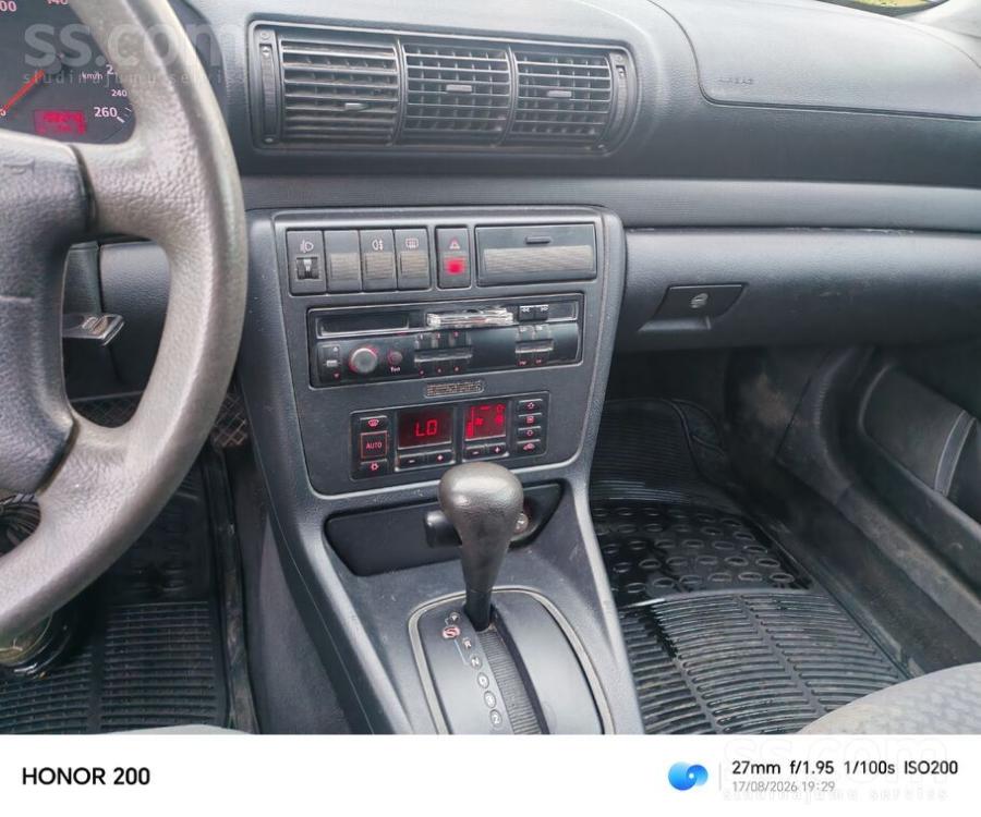 Zaļš Audi A4 1997 Rēzekne, ar dzinēja tilpumu 1.80 L un nobraukumu 198 tūkst. km par 750 €, foto 10 vietnē AUTOMOTO.COM.LV