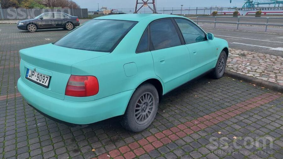 Green Audi A4 1997 in Ventspils, with an engine capacity of 1.60 L and mileage of 317 thousand km for 1150 €, photo 4 on AUTOMOTO.COM.LV
