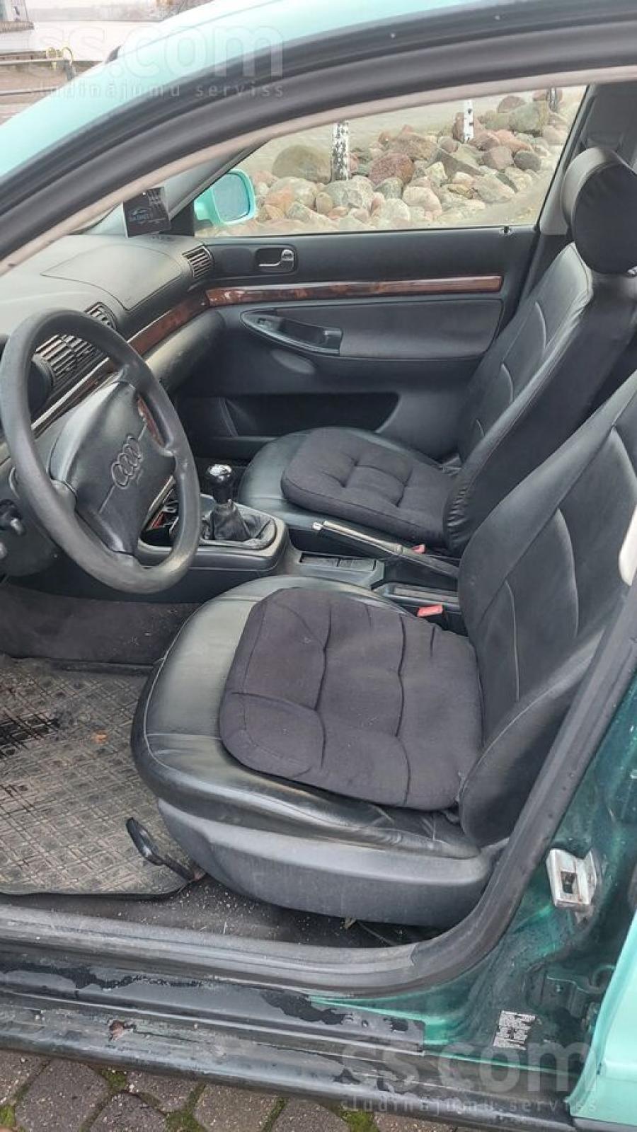 Green Audi A4 1997 in Ventspils, with an engine capacity of 1.60 L and mileage of 317 thousand km for 1150 €, photo 7 on AUTOMOTO.COM.LV