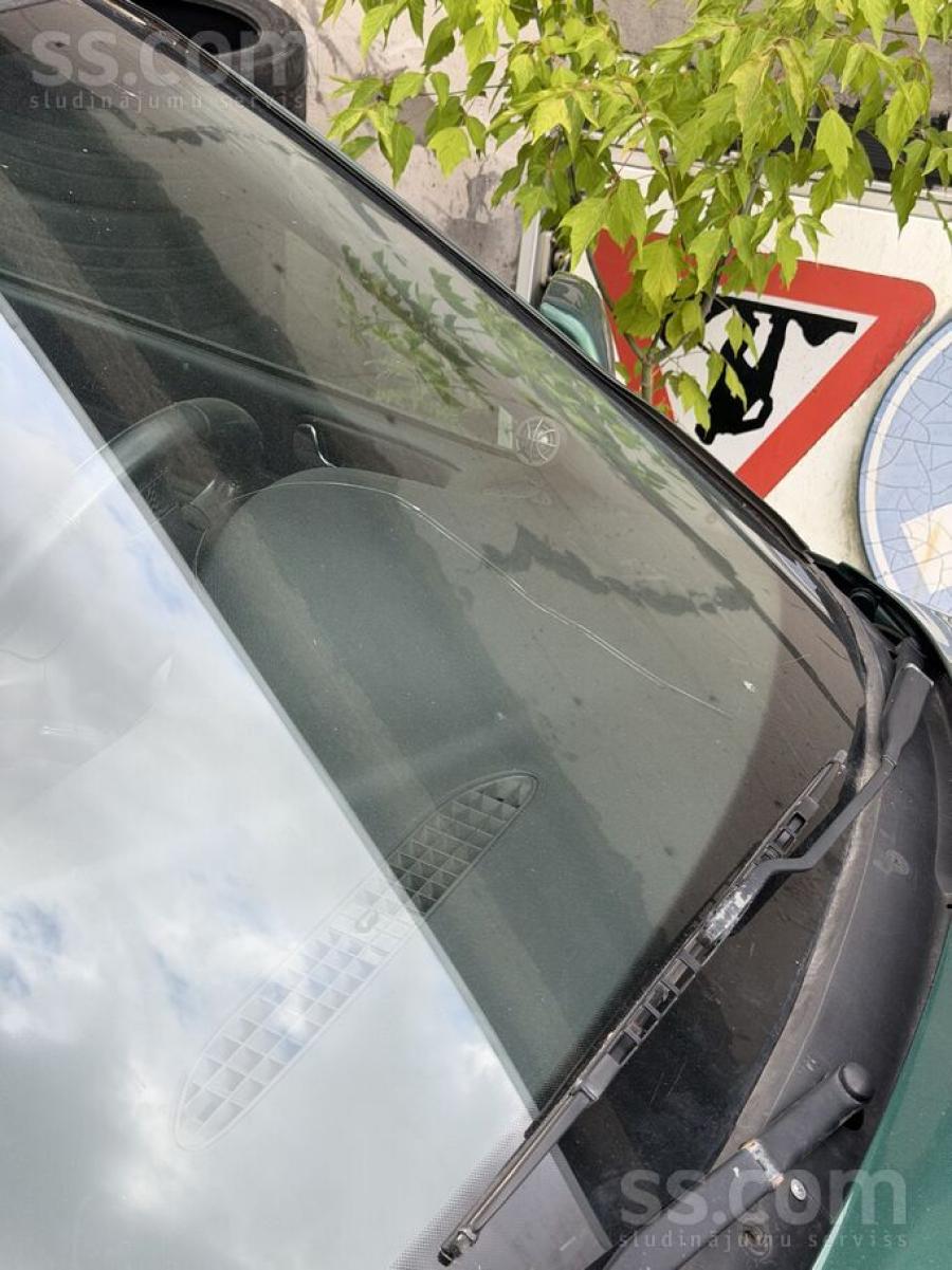Green Audi A4 1998 in Riga, with an engine capacity of 1.90 L and mileage of 538 thousand km for 1100 €, photo 14 on AUTOMOTO.COM.LV