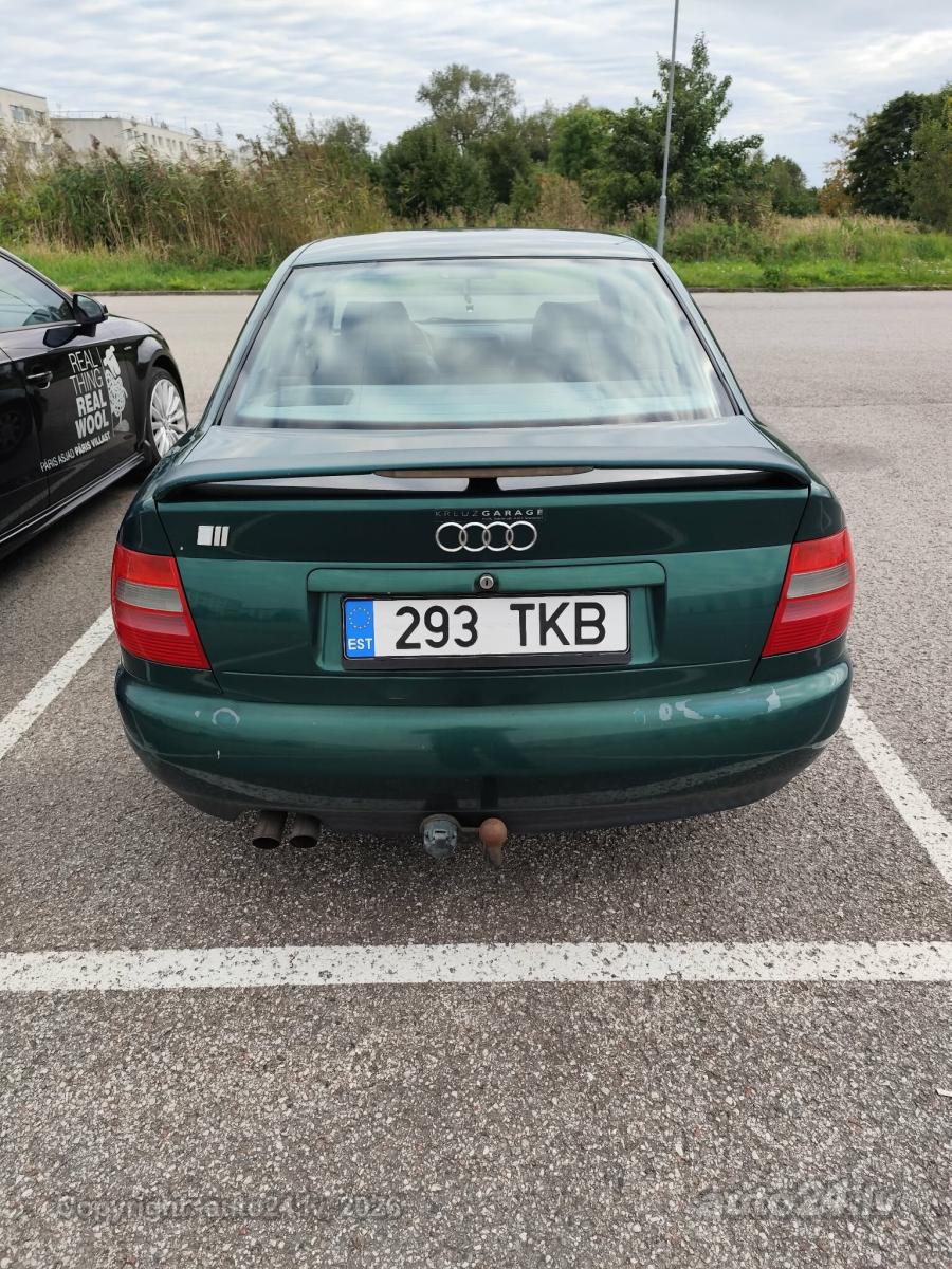 Zaļš Audi A4 1998 Kuresāre, ar dzinēja tilpumu 2.40 L un nobraukumu 305 tūkst. km par 2500 €, foto 3 vietnē AUTOMOTO.COM.LV