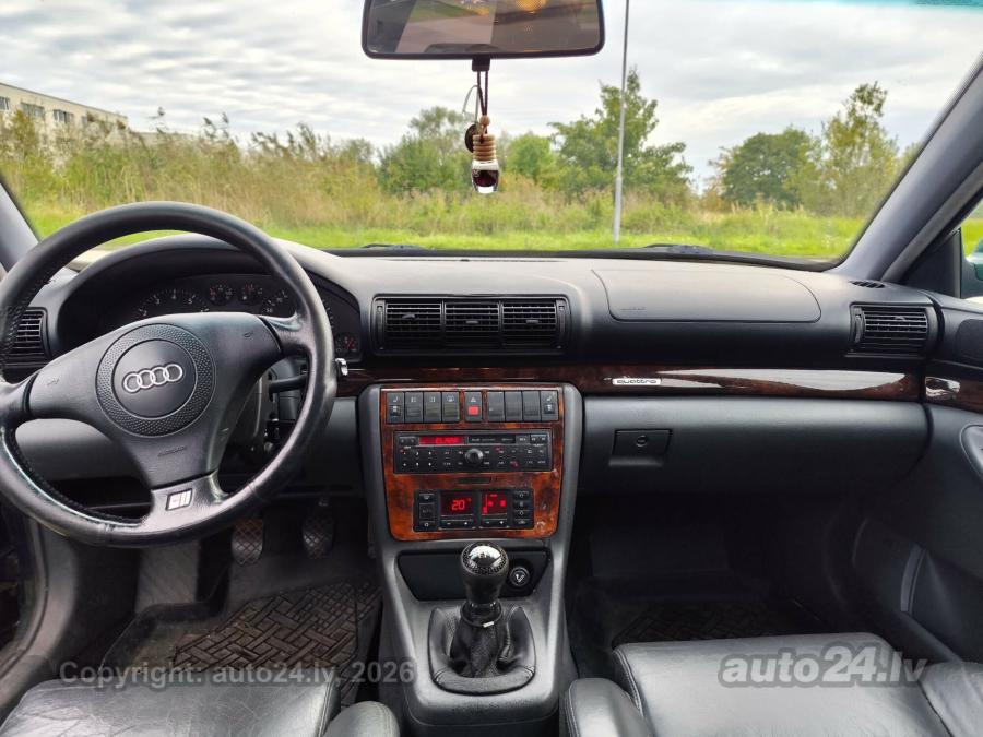 Zaļš Audi A4 1998 Kuresāre, ar dzinēja tilpumu 2.40 L un nobraukumu 305 tūkst. km par 2500 €, foto 5 vietnē AUTOMOTO.COM.LV