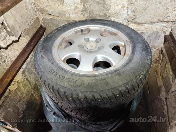 Zaļš Audi A4 1998 Kuresāre, ar dzinēja tilpumu 2.40 L un nobraukumu 305 tūkst. km par 2500 €, foto 11 vietnē AUTOMOTO.COM.LV