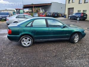 Green Audi A4 1998 in Riga, with an engine capacity of 1.60 L and mileage of 255 thousand km for 1400 €, photo 3 on AUTOMOTO.COM.LV