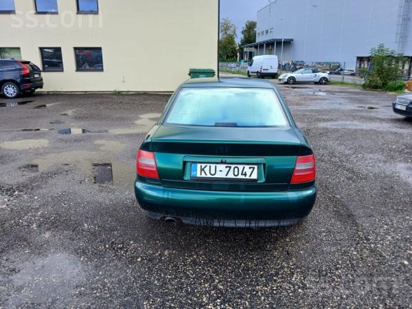 Ауди А4 1998 в Рига на AUTOMOTO.COM.LV Зеленый Ауди А4 1998 в Рига, объемом двигателя 1.60 л и пробегом 255 тыс. км за 1400 €, фото 6 на AUTOMOTO.COM.LV