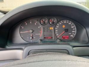 Green Audi A4 1998 in Riga, with an engine capacity of 1.60 L and mileage of 255 thousand km for 1400 €, photo 7 on AUTOMOTO.COM.LV